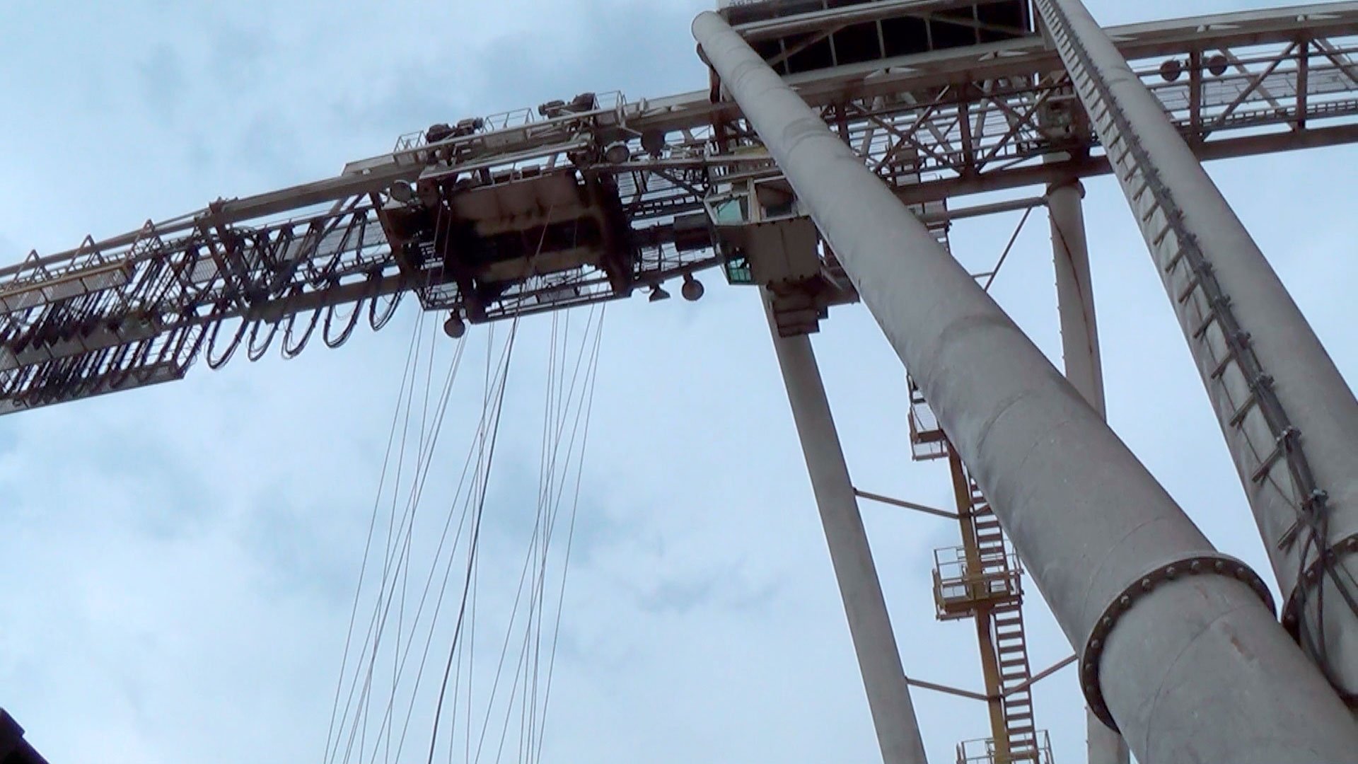 Heavy Lifting & Cargo Encoders | Encoders for Heavy Cranes